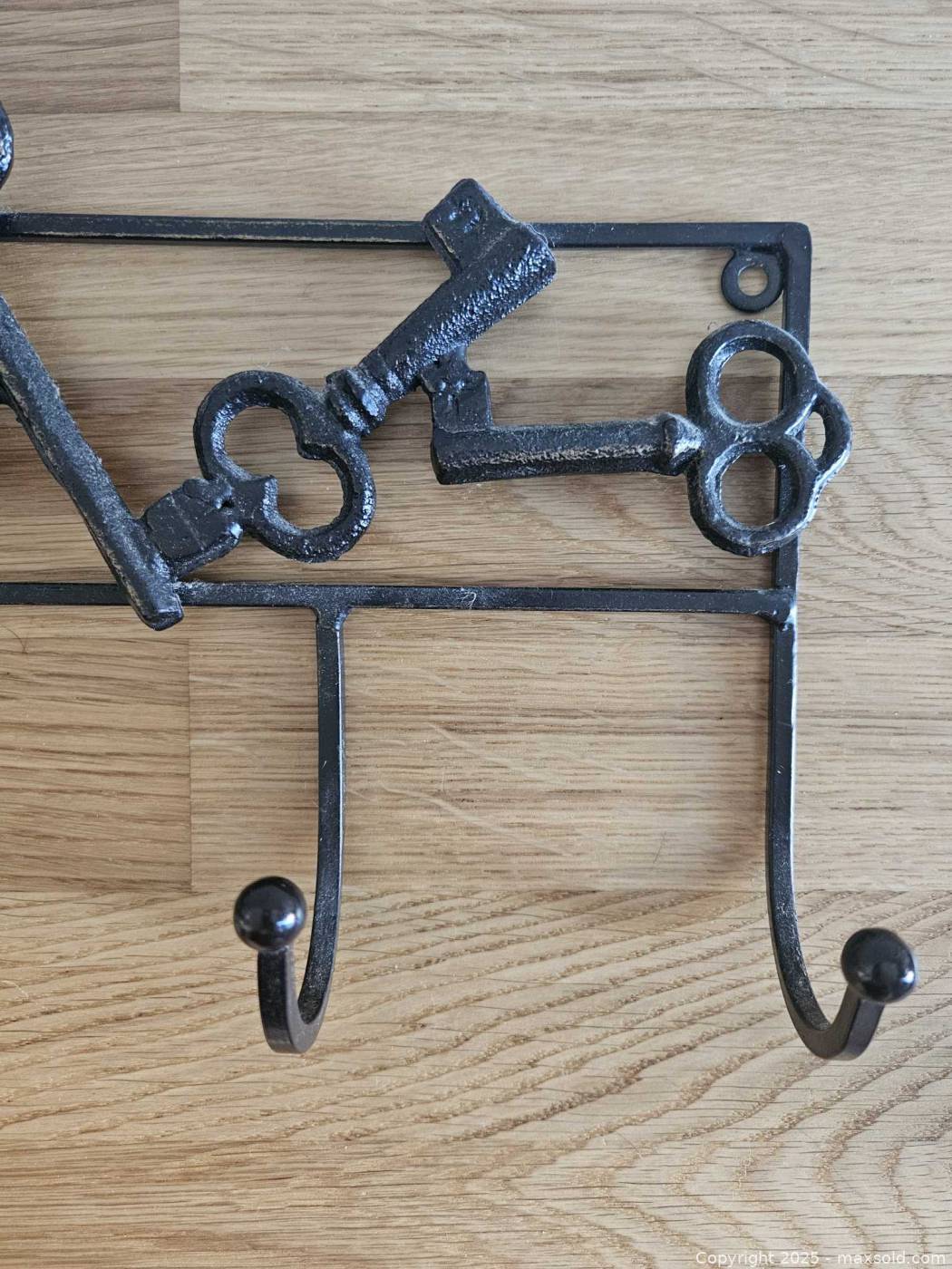 Cast Iron Skeleton Key Wall Hook Rack | Maxsold