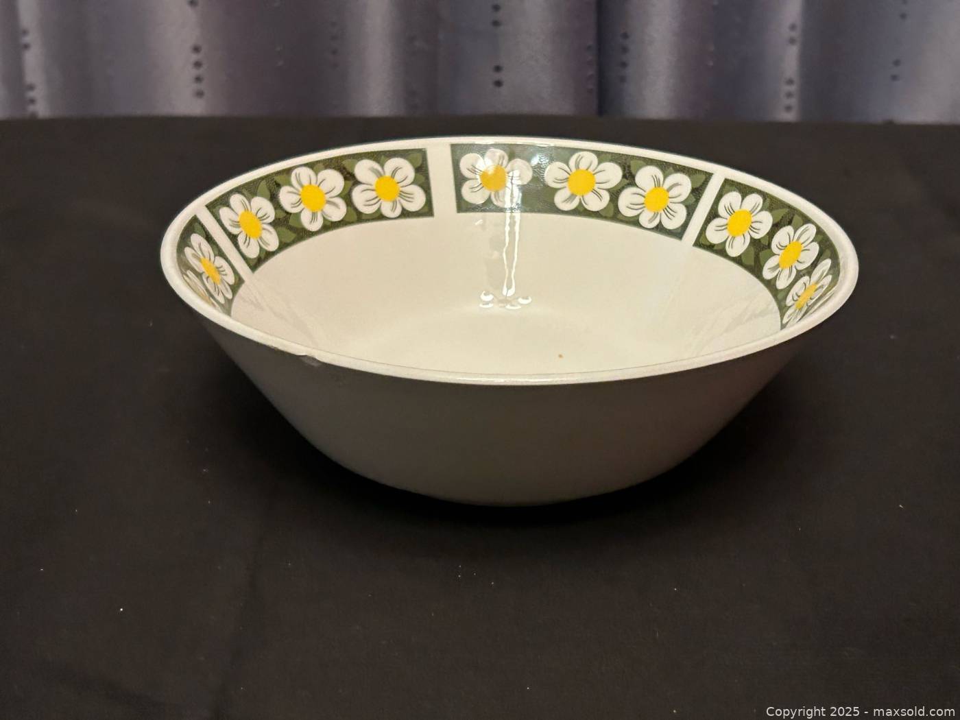 Johnson Bros. Ironstone 46-Piece Daisy Dinnerware | Maxsold