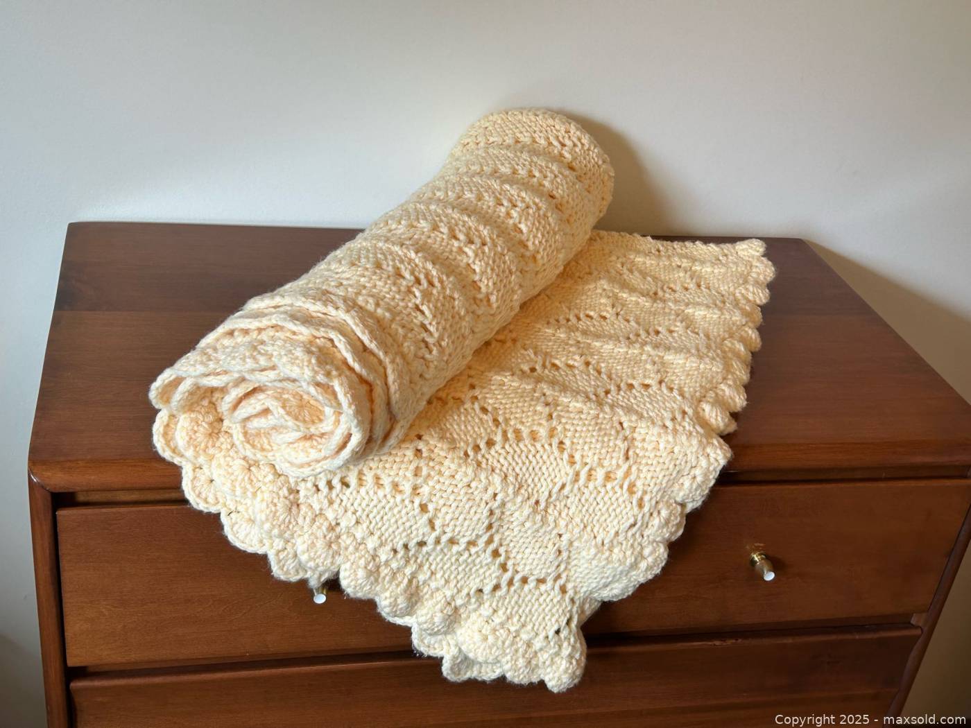 Light yellow handmade wheat stitch afghan | Maxsold