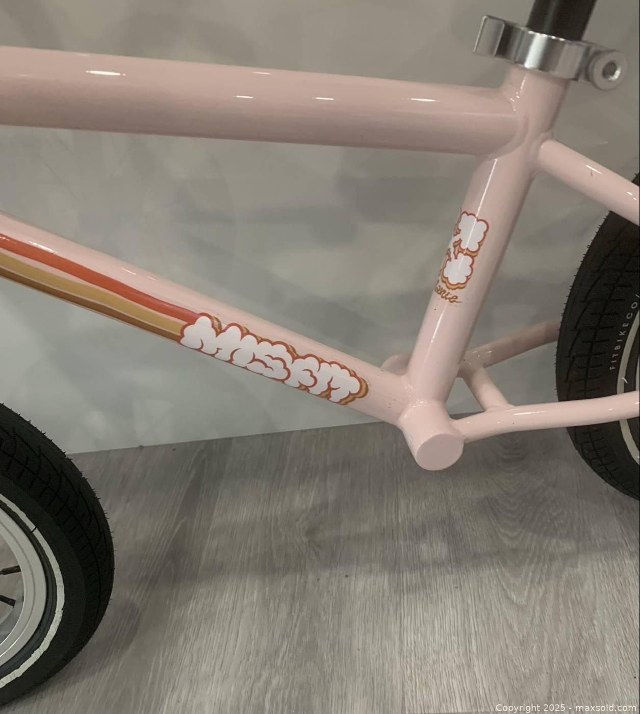 Fitbikeco Misfit 12" Balance Bike with Basket and Bell | Maxsold