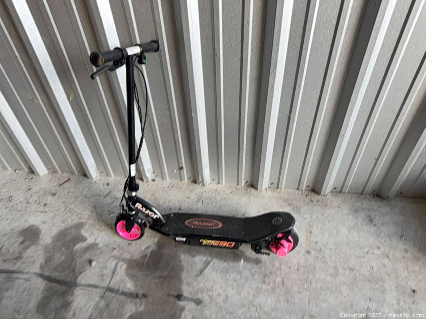 Razor Power Core E90 Electric Scooter | Maxsold