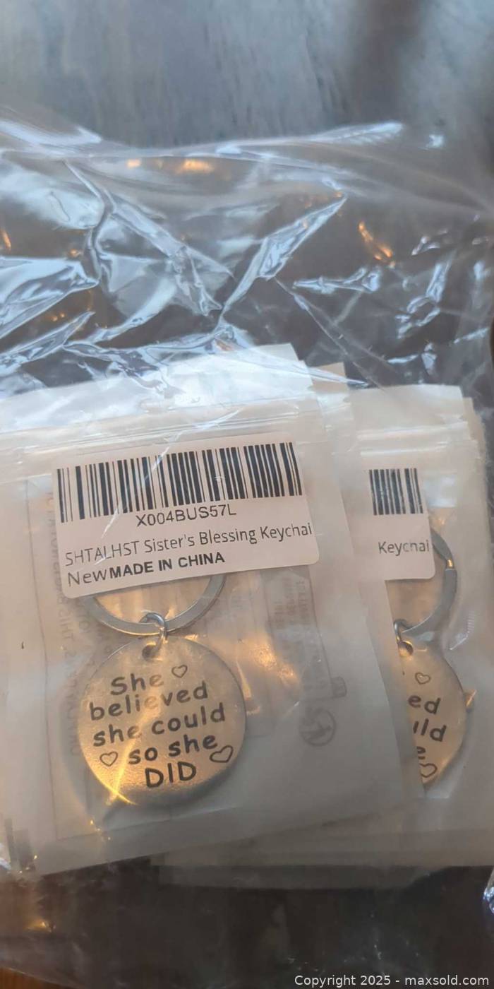 Lot of 20 inspirational quote keychains | Maxsold