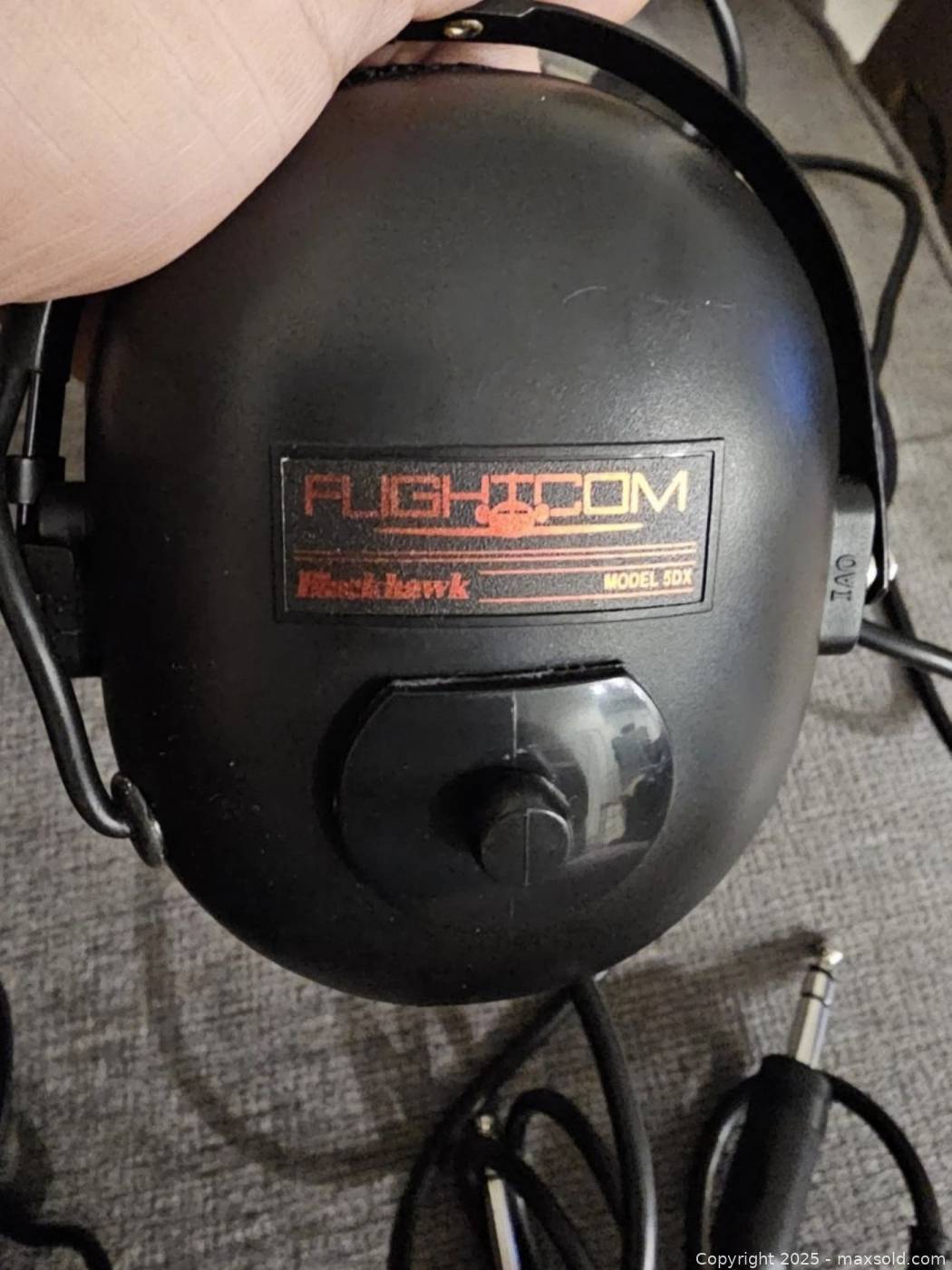 Pair Flightcom aviation headsets | Maxsold