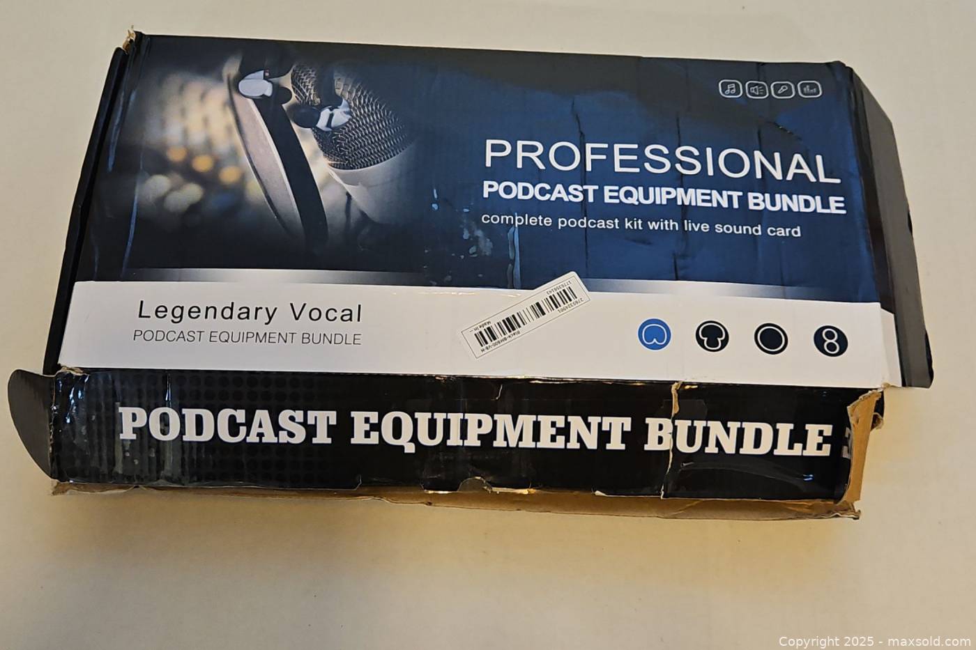 Professional podcast equipment bundle | Maxsold