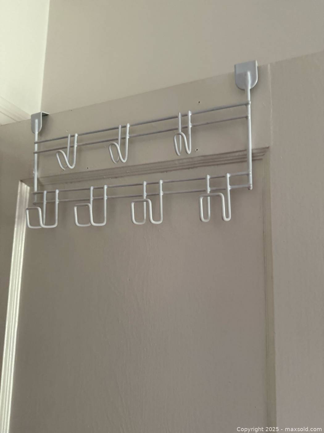 Over-door hook rack, 2-step stool, hangers, 4-tier shelf | Maxsold
