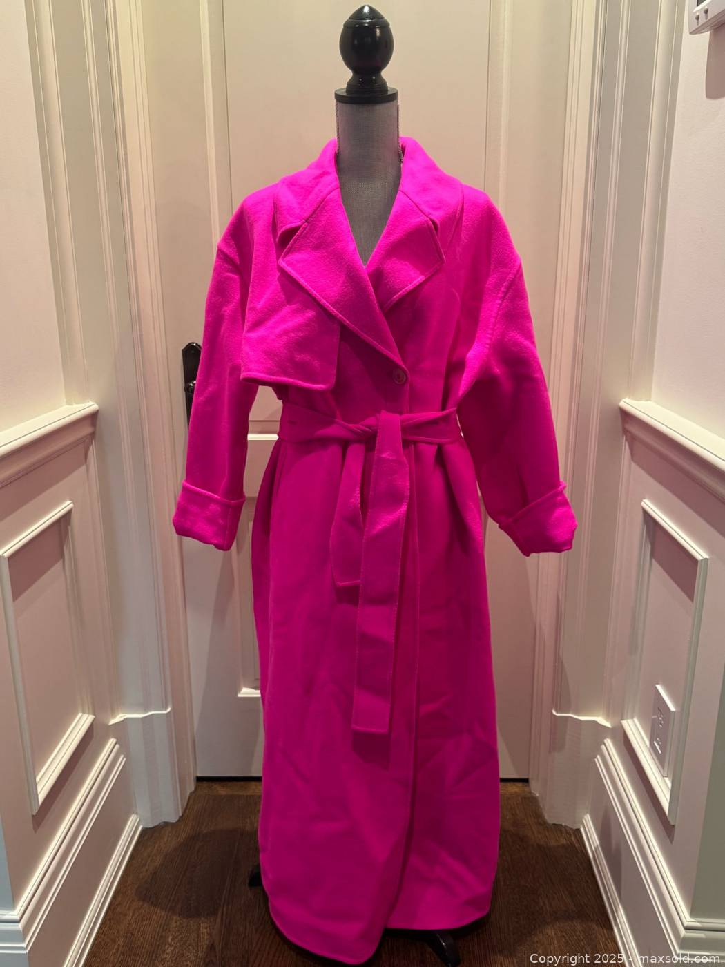 Jacquemus fuchsia wool maxi wrap coat size 40 NWT | Maxsold