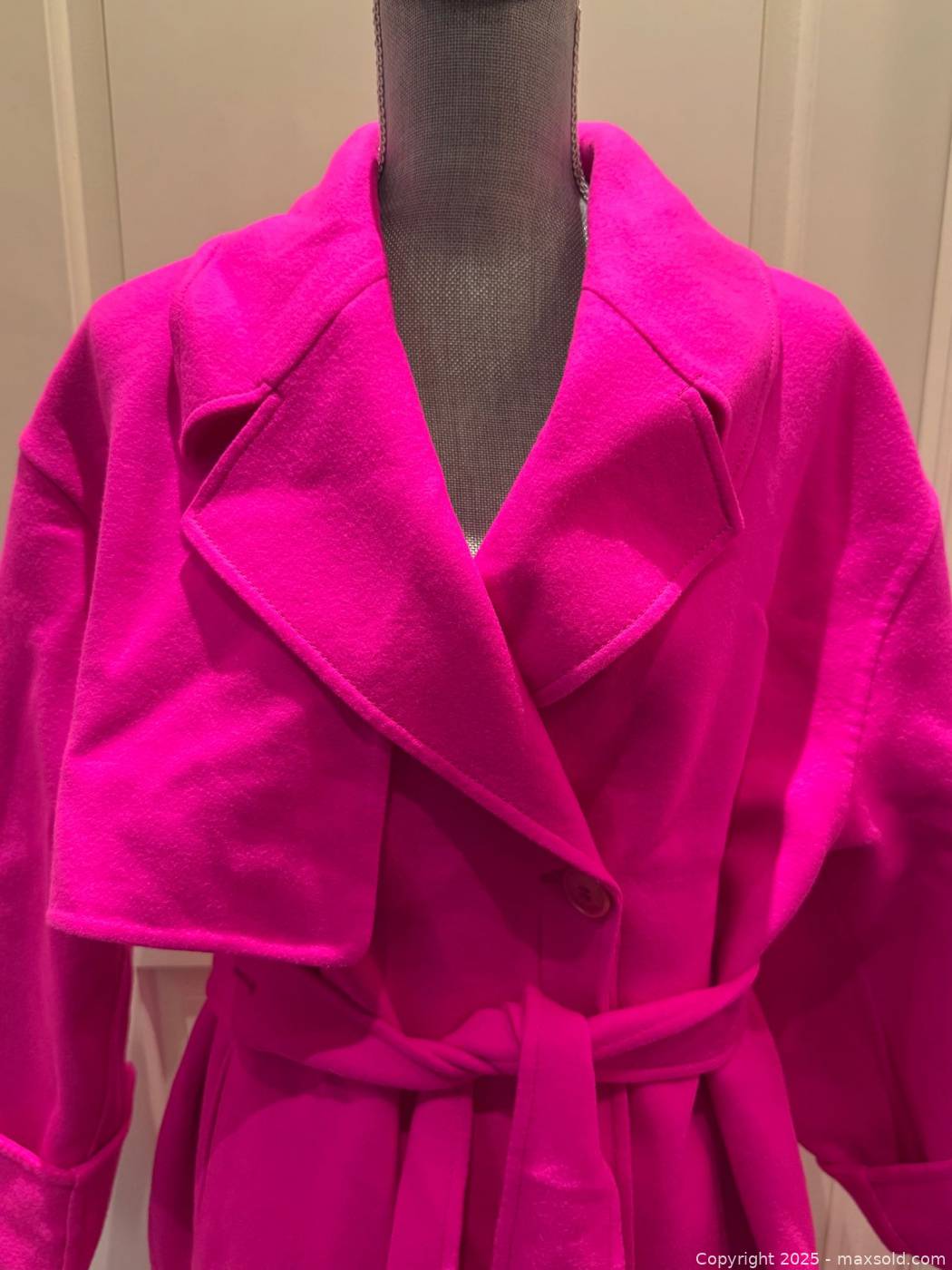 Jacquemus fuchsia wool maxi wrap coat size 40 NWT | Maxsold