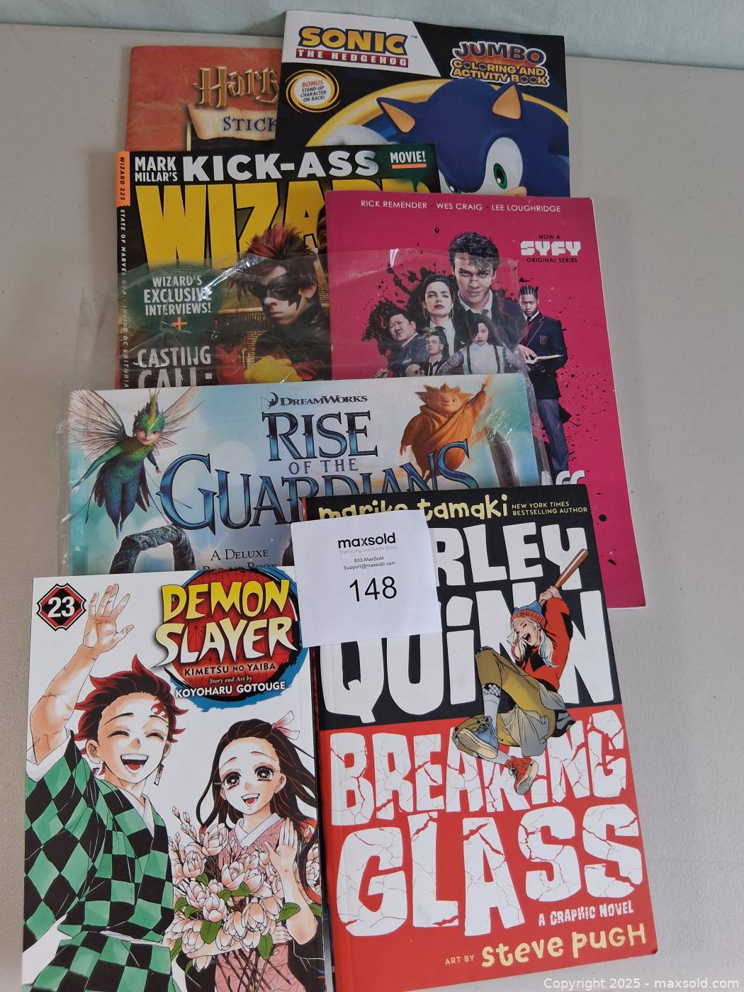 Sci-fi and comic books and magazines lot | Maxsold