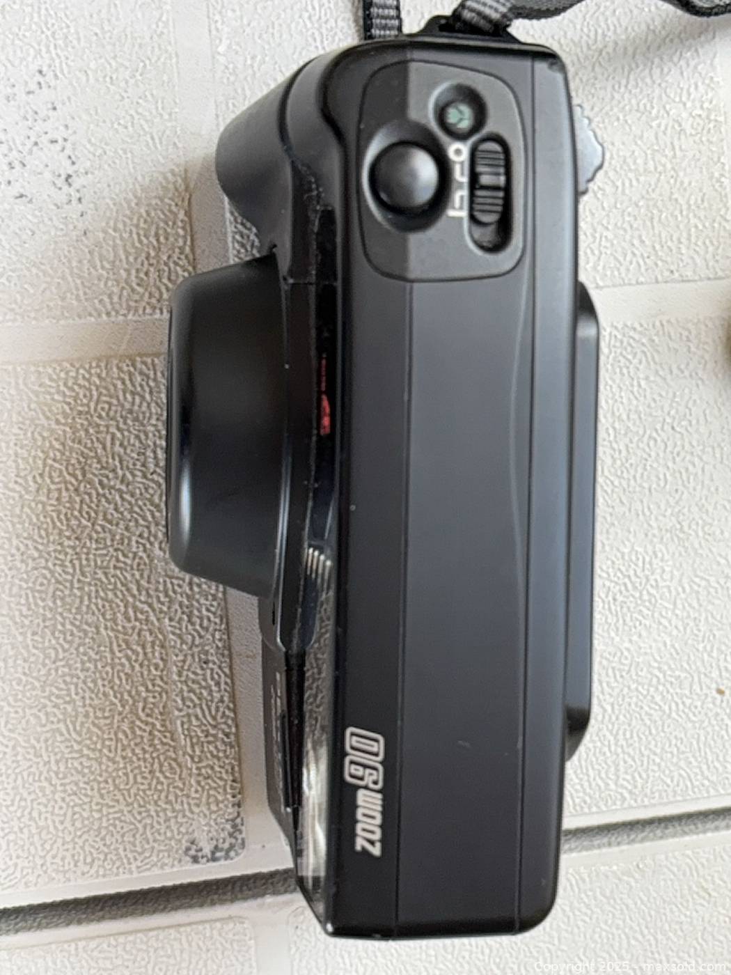 Pentax Zoom 90 35mm Film Camera With Case | Maxsold