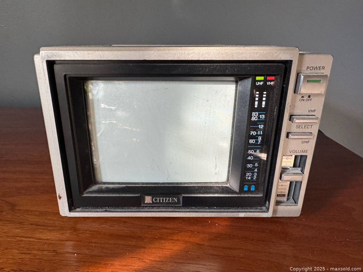 Vintage Citizen portable 5" color CRT TV | Maxsold