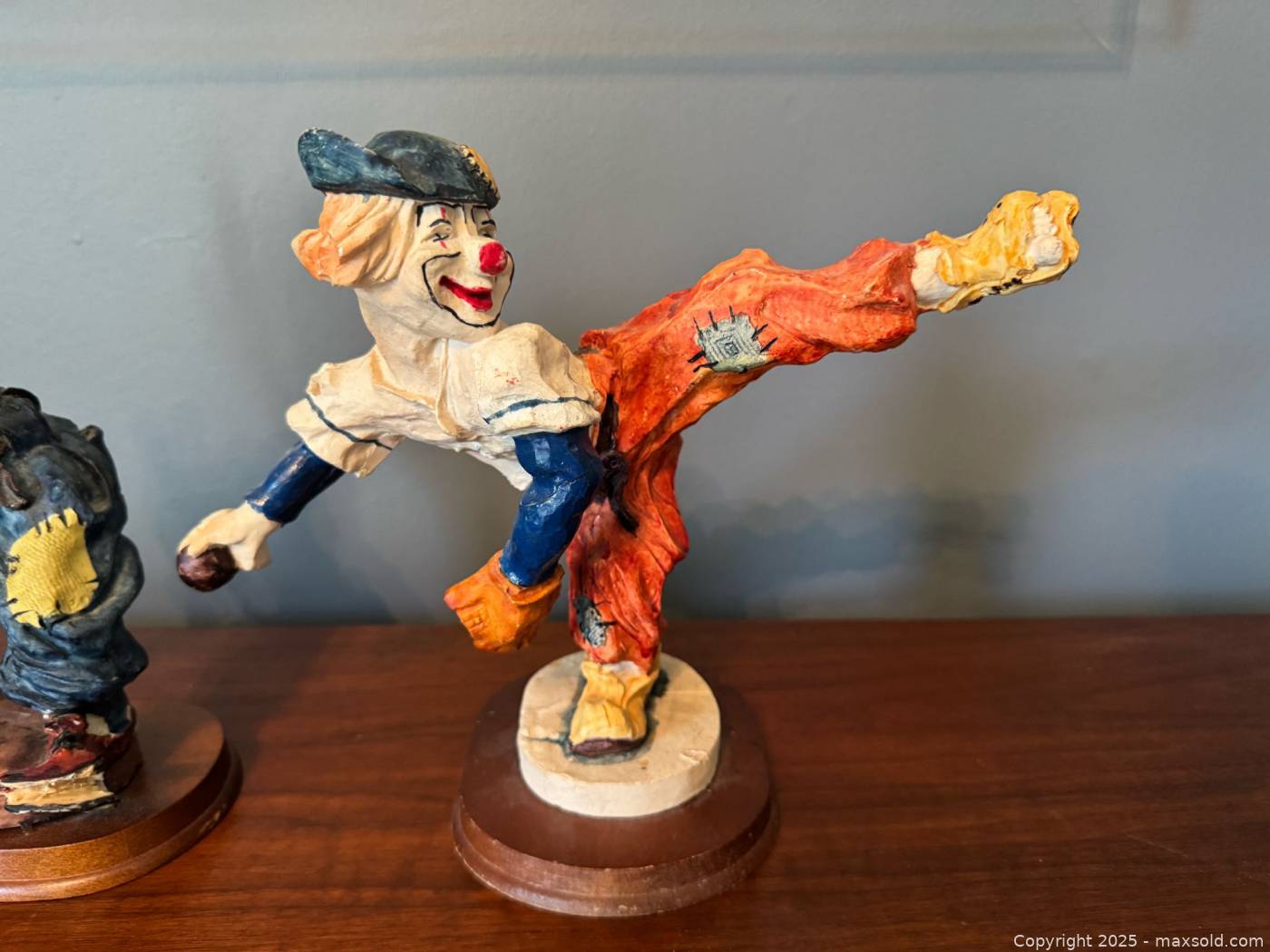 Vintage hobo clown baseball figurines | Maxsold