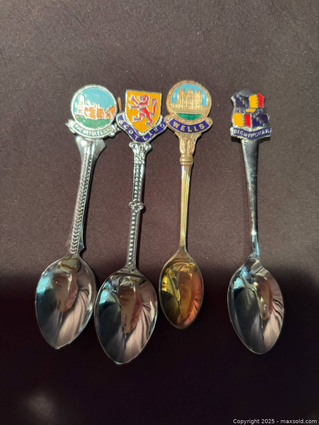 Vintage travel souvenir spoons collection | Maxsold