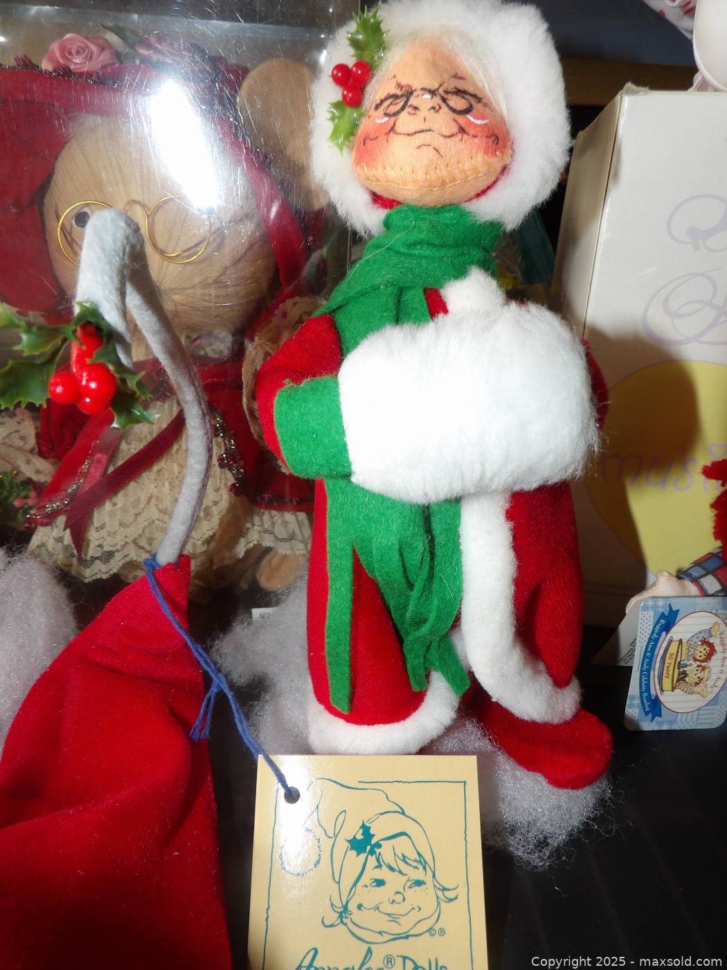 Annalee Christmas figurines and boxed mouse | Maxsold