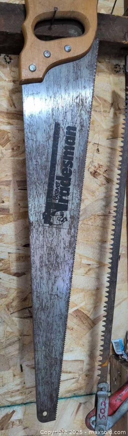 5 hand saws with plastic mitre box | Maxsold