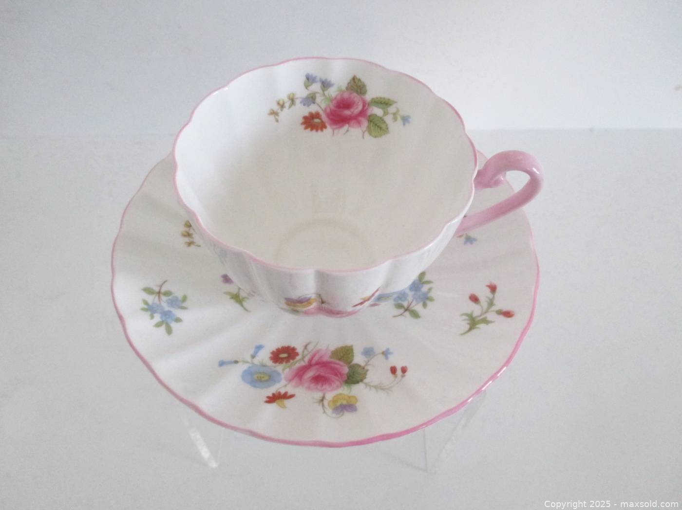 Shelley Rose & Red Daisy cup and saucer | Maxsold