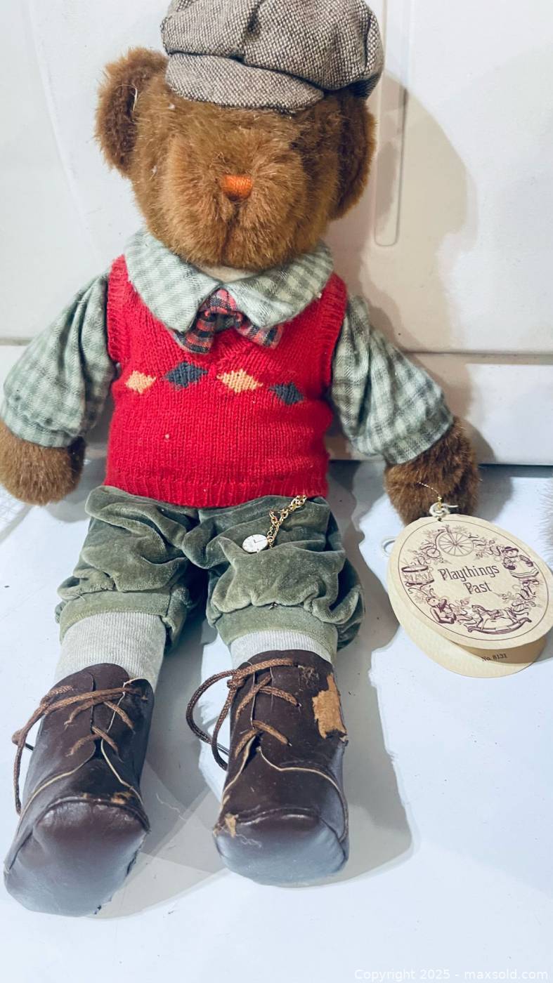 Vintage Playthings Past collectible teddy bear | Maxsold