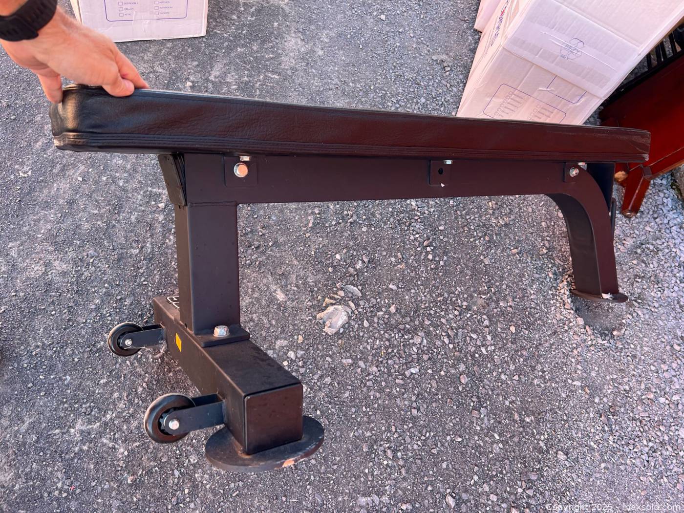 Heavy-duty flat weight bench Fitn505 | Maxsold