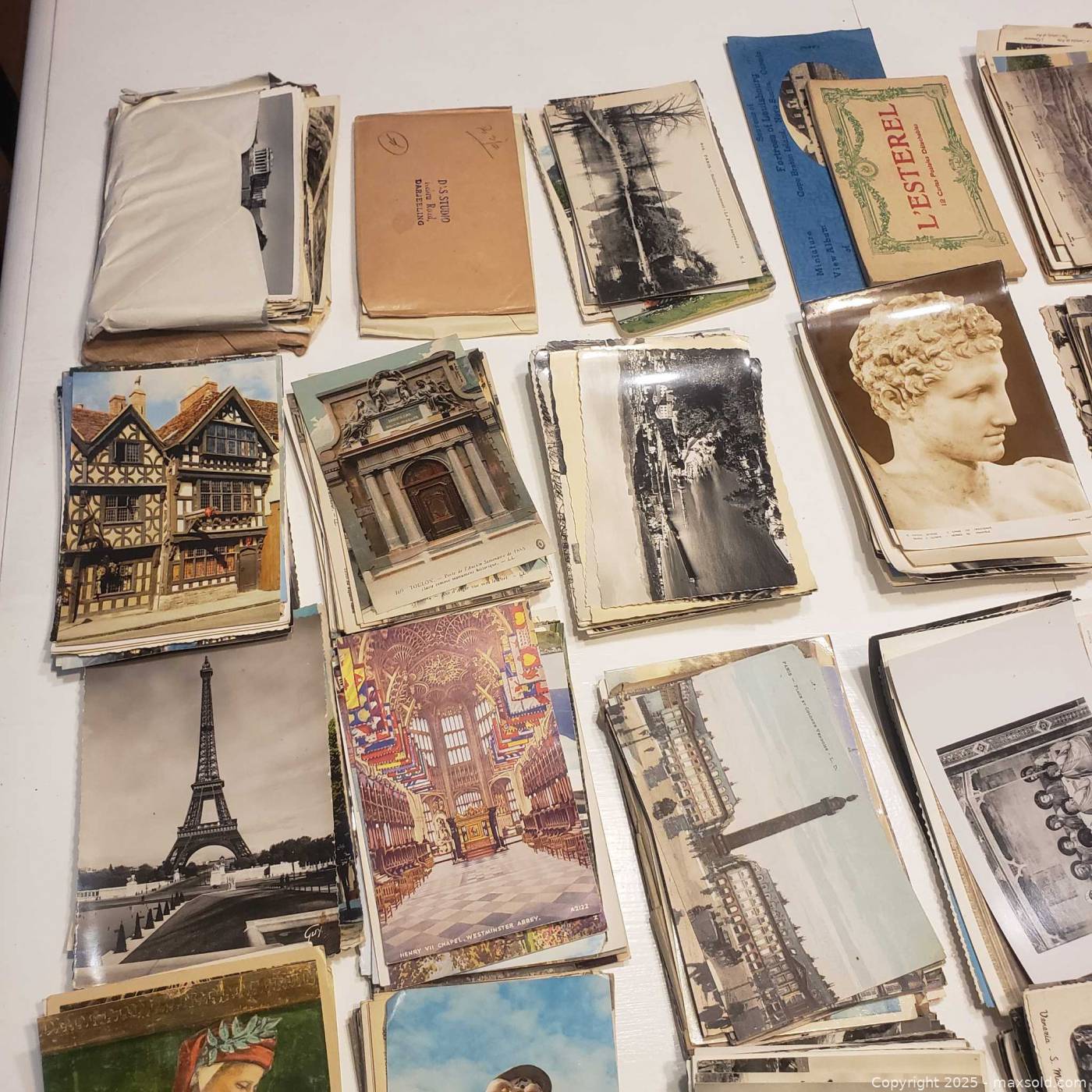 Vintage unused foreign postcards, 800+ | Maxsold