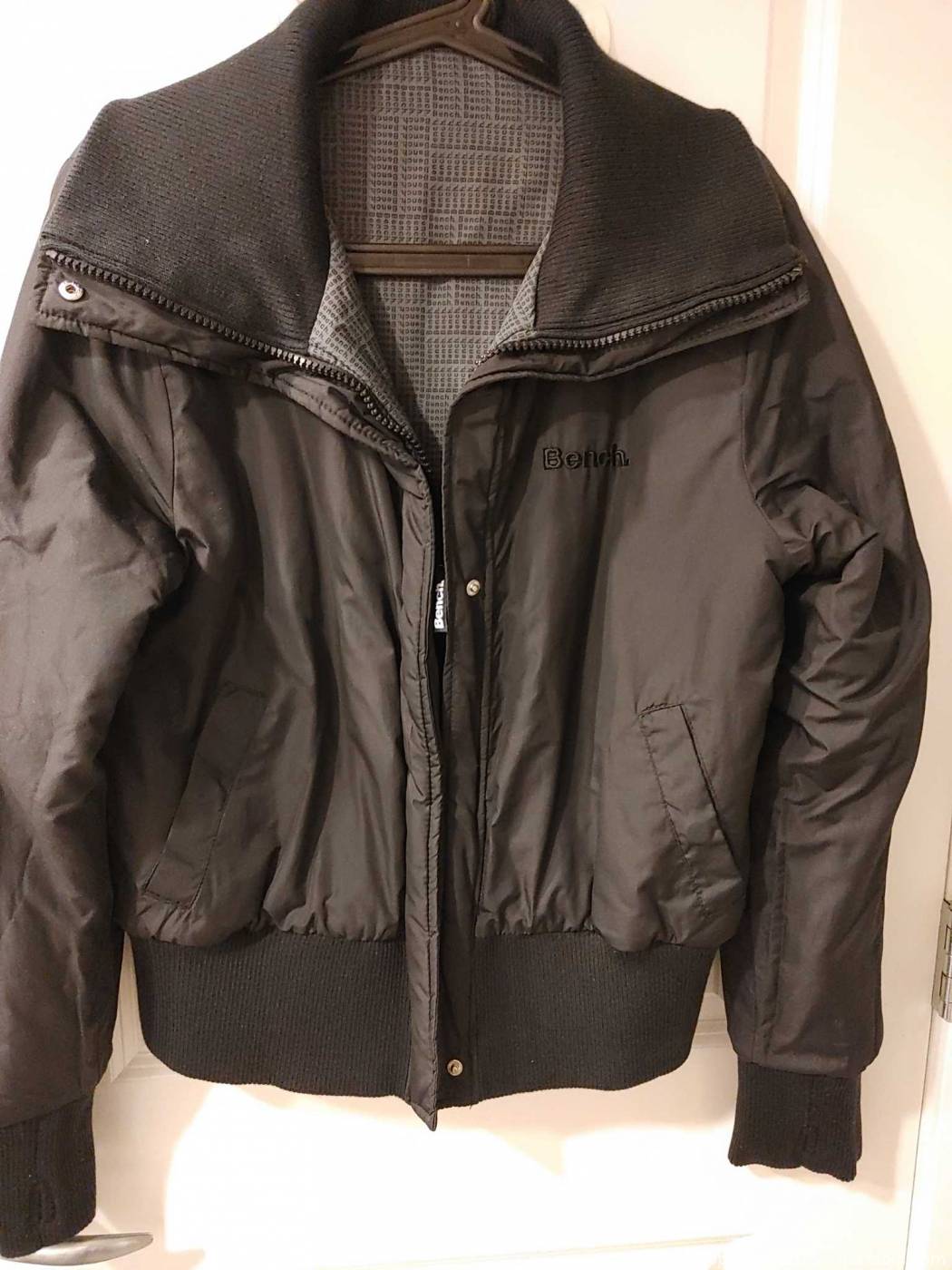 Bench reversible insulated bomber jacket XL | Maxsold