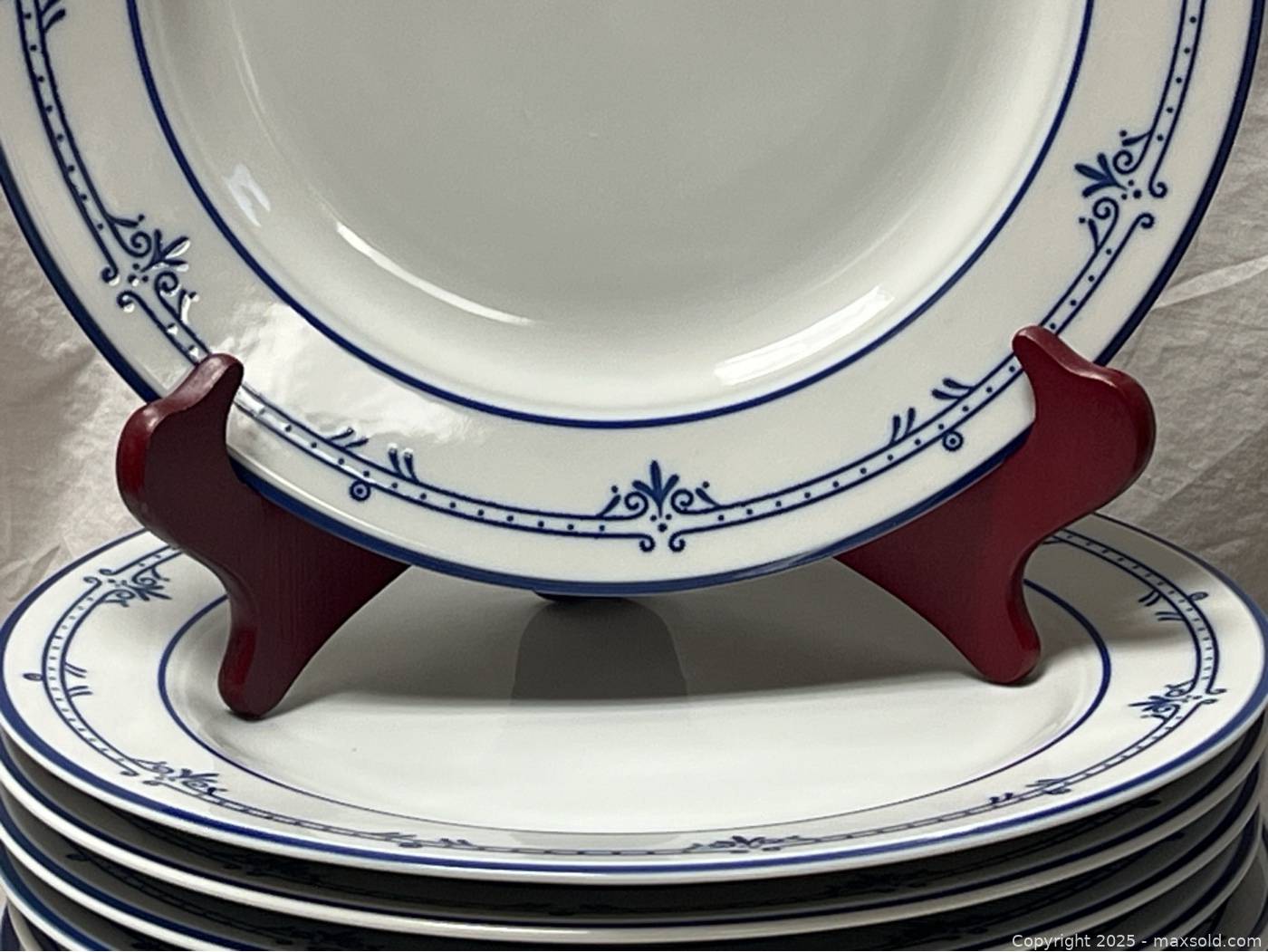 Mikasa Cera Stone Newport MB503 22-Piece Plate Set | Maxsold