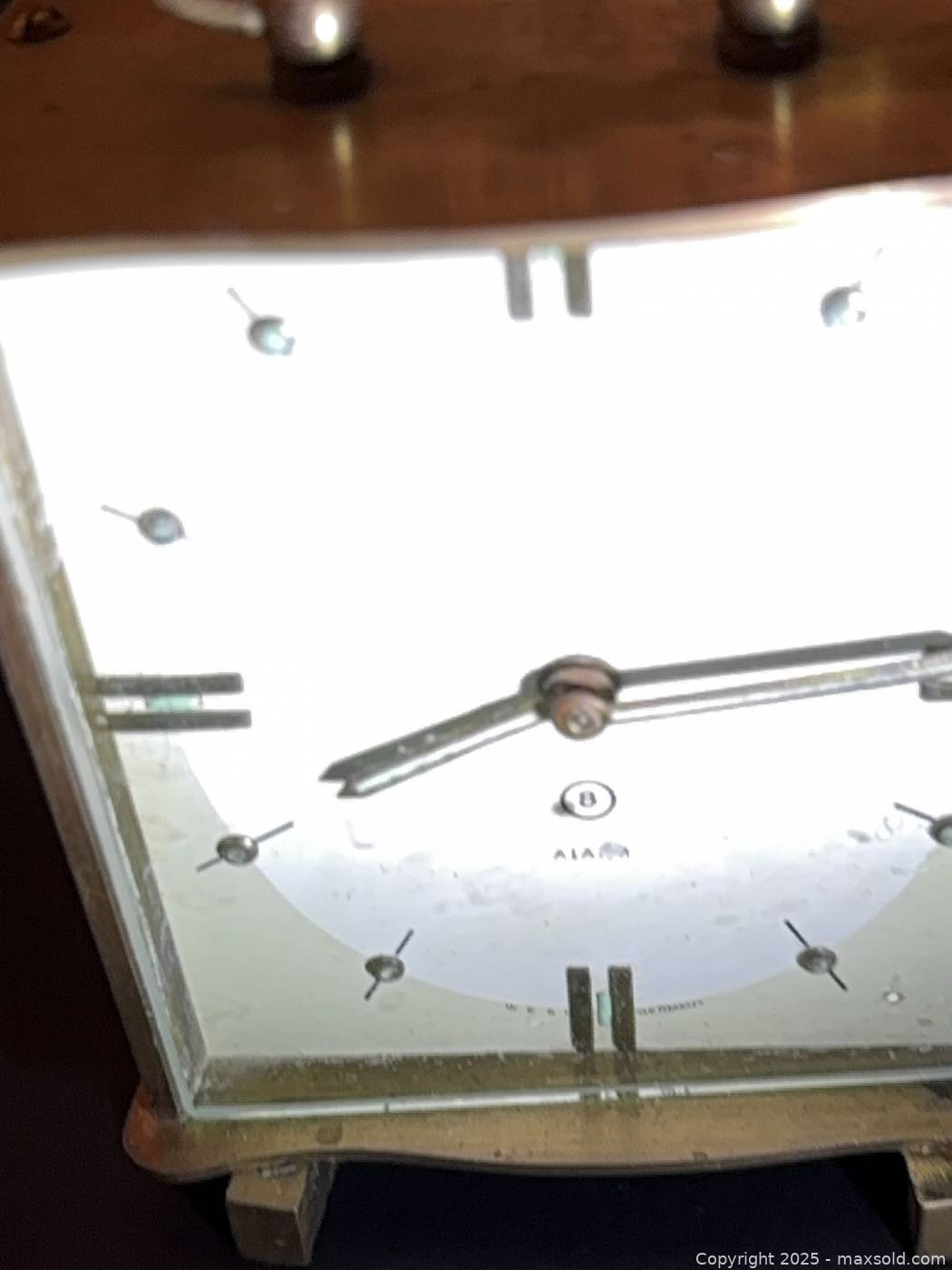 Forestville 7-jewel mechanical alarm clock | Maxsold