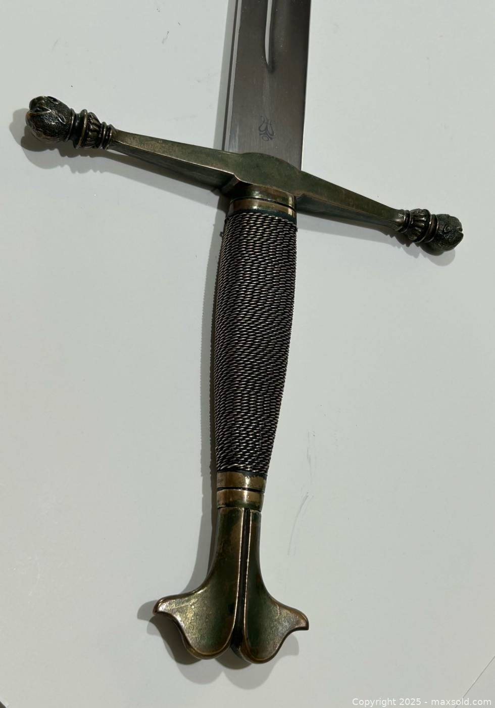 Long sword with brass pommel | Maxsold