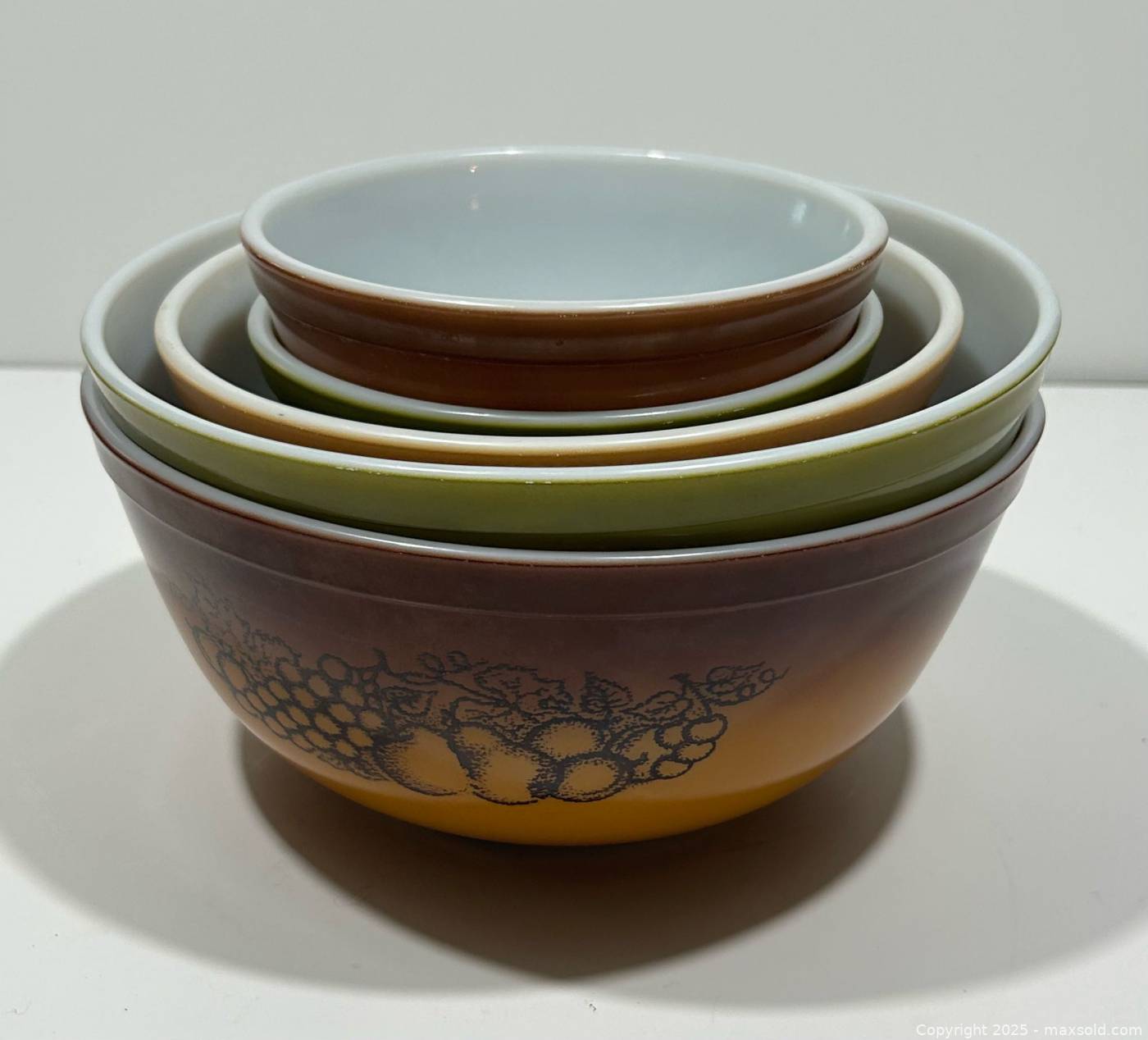 Pyrex Spring Blossom, Orchard, Woodland mixing bowls, 5 pcs | Maxsold