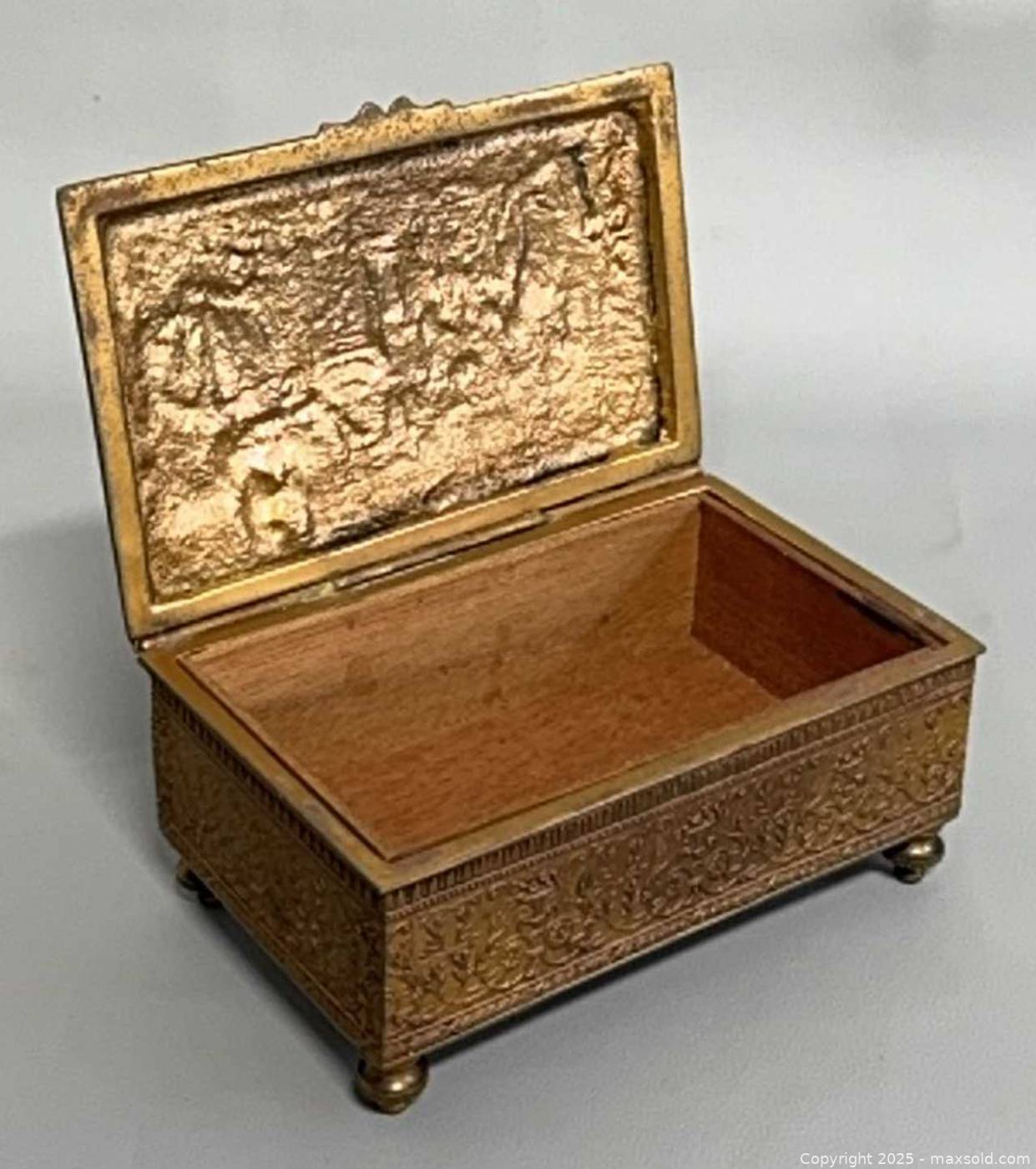 Antique Jennings Brothers repoussé metal jewelry box | Maxsold