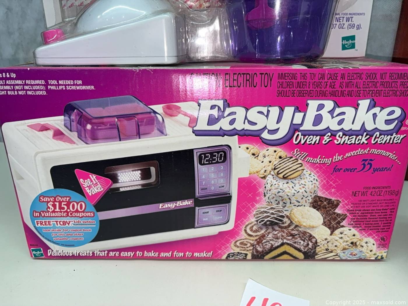 Easy-Bake Oven Snack Center, Blender & Mixer, Cookie Tin | Maxsold