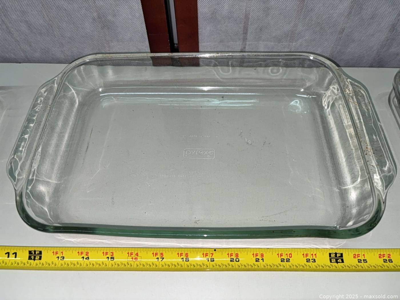 Pyrex glass bakeware and serveware, 10-piece lot | Maxsold