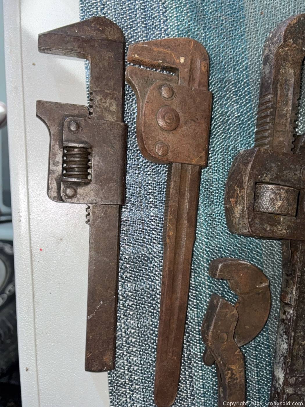 8 vintage steel pipe & adjustable wrenches | Maxsold