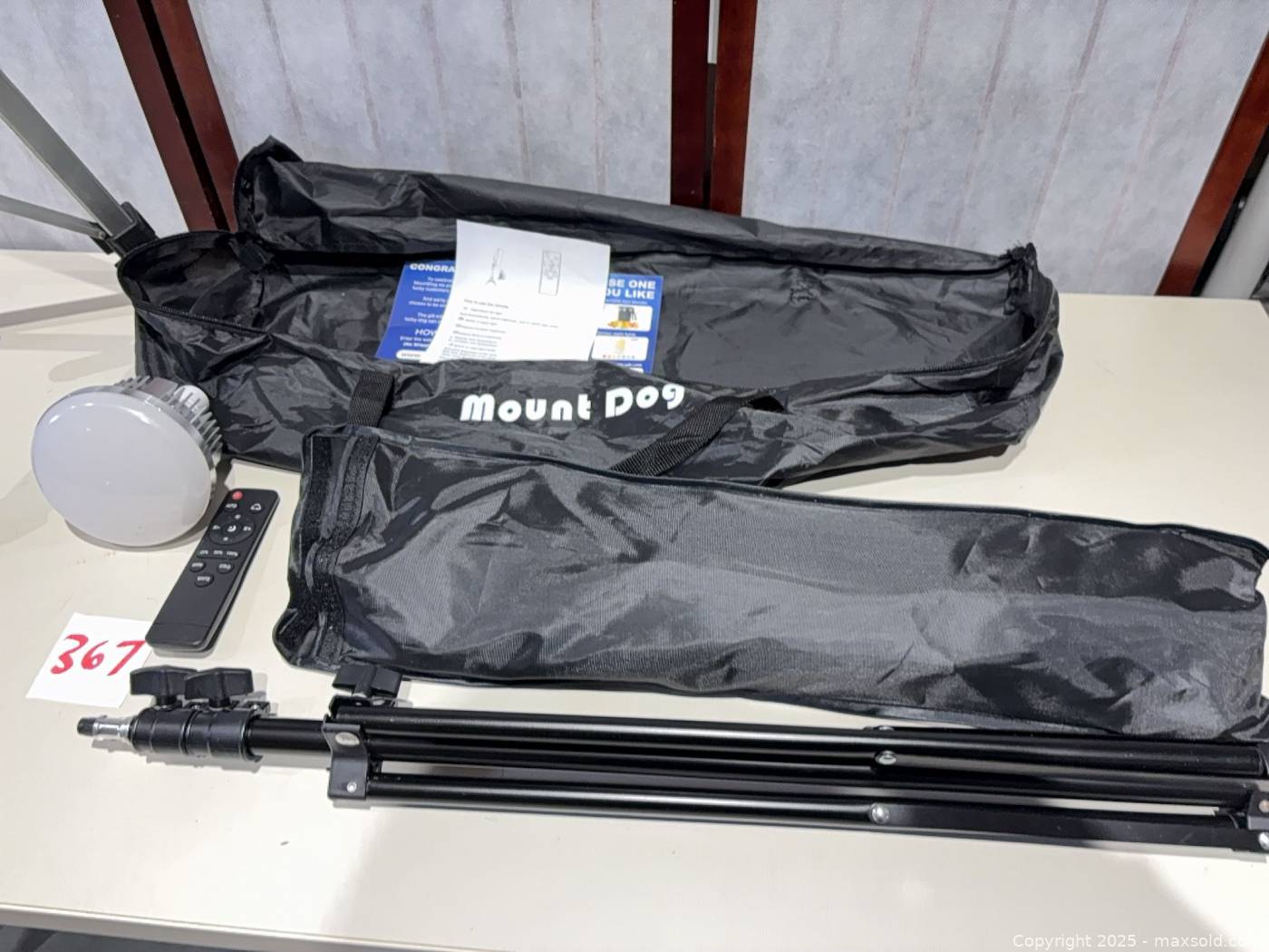 MountDog softbox lighting kit with accessories plus Ambico V-0552 ...