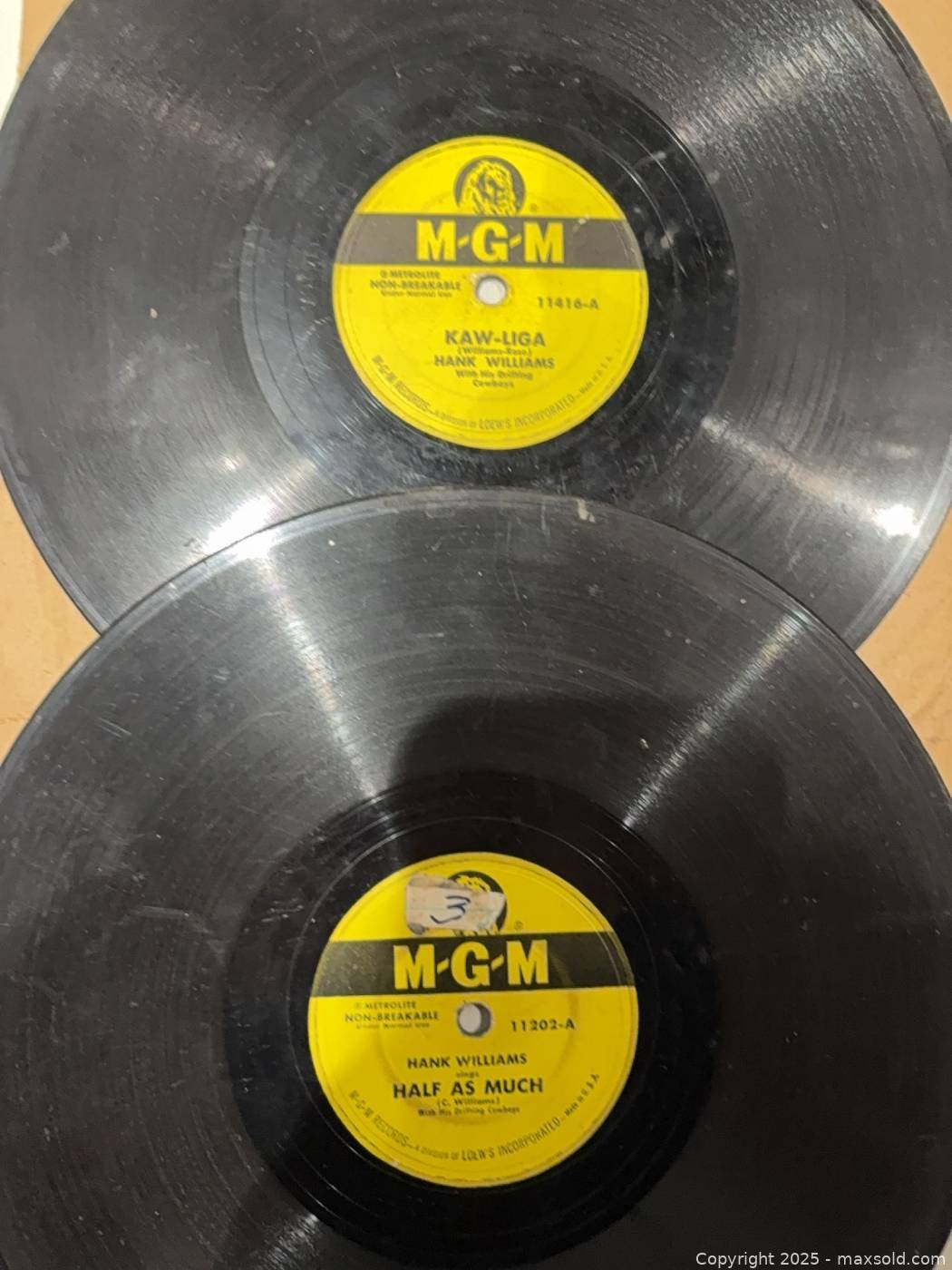 78 RPM Records & 45 RPM Album Binders | Maxsold