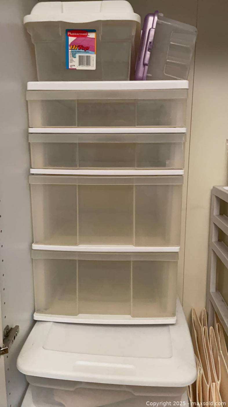 Plastic Storage Towers, Bins And Boxes | Maxsold