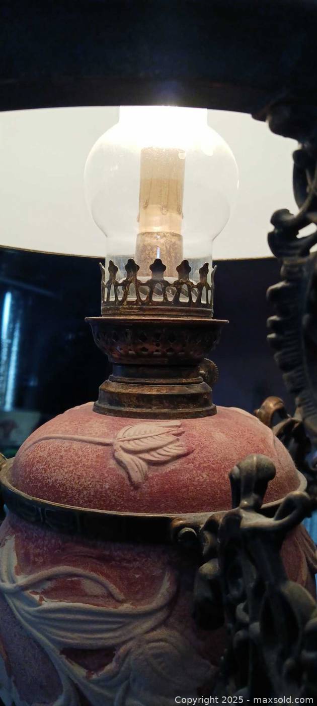 Victorian style electric oil lamp | Maxsold