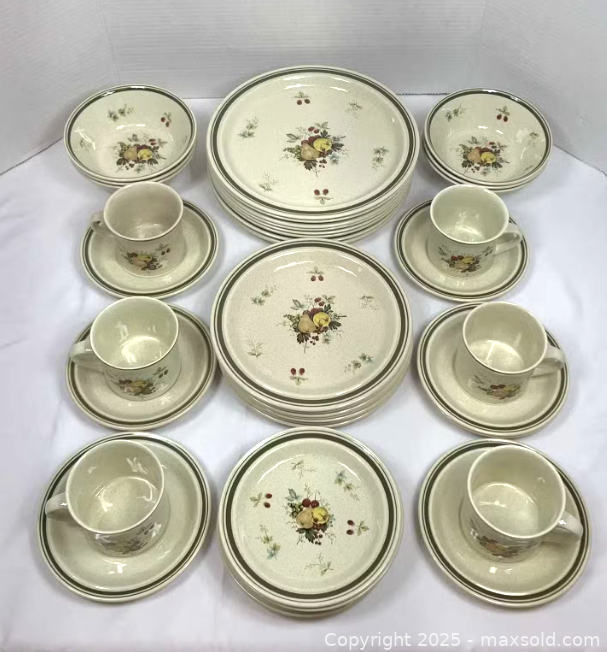 Royal Doulton Cornwall Dinnerware Set | Maxsold