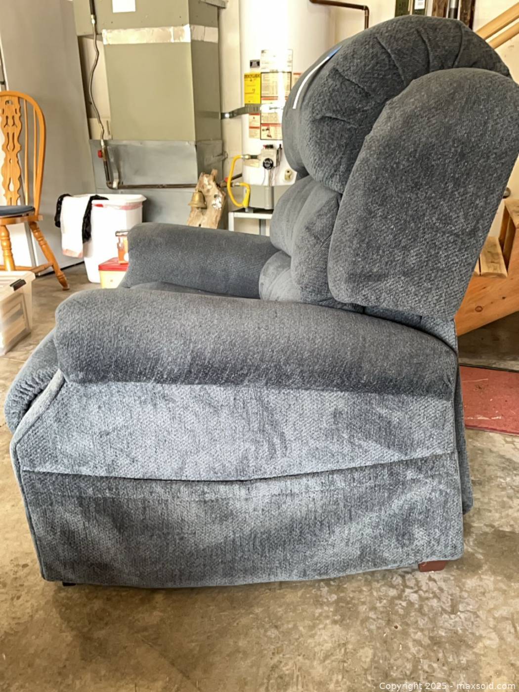 Blue Power Lift Recliner Chair | Maxsold