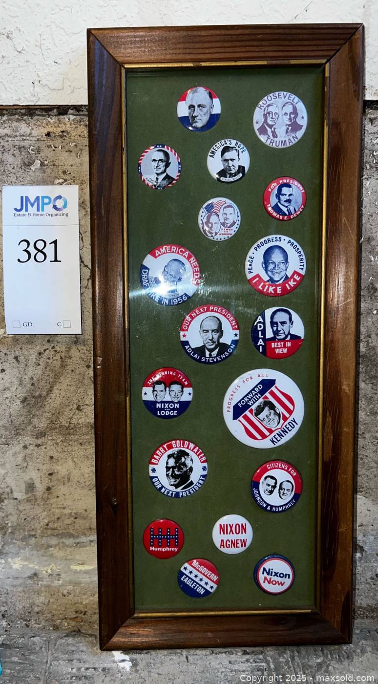 Framed collection vintage U.S. presidential campaign buttons | Maxsold
