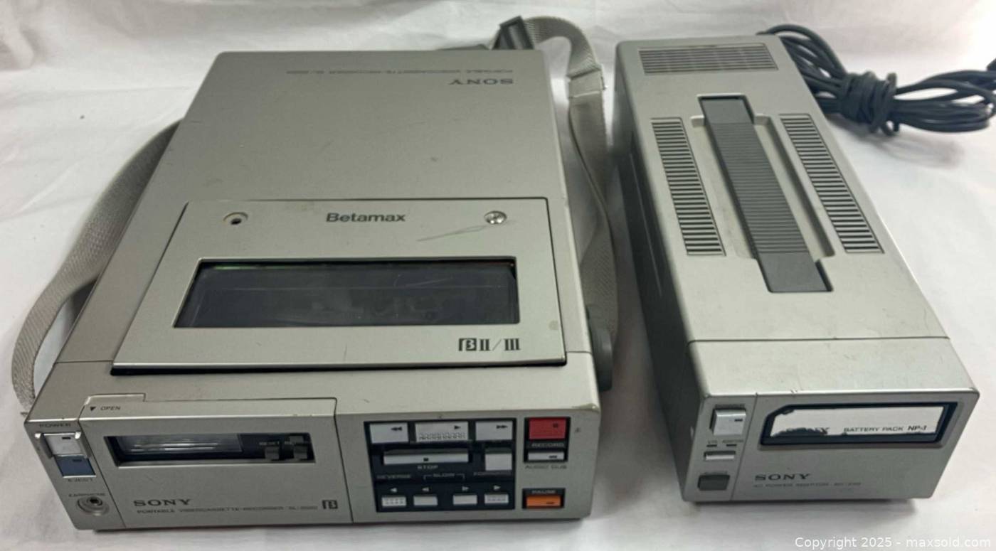 Sony Betamax SL-2000 Recorder With AC-220 Adaptor | Maxsold