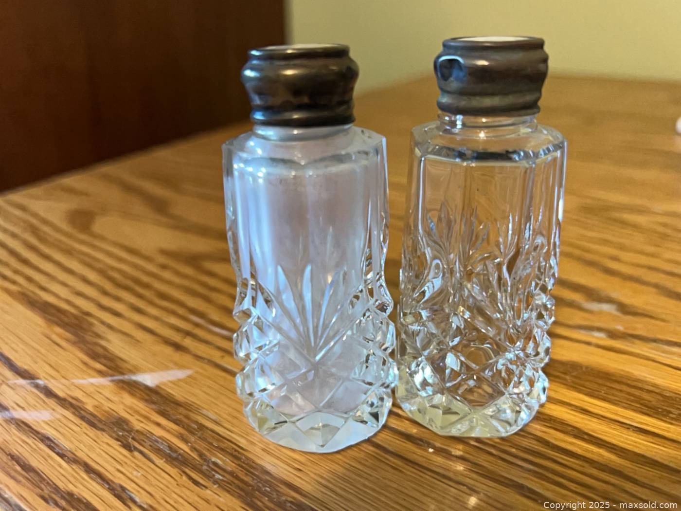 Vintage salt and pepper shaker collection | Maxsold