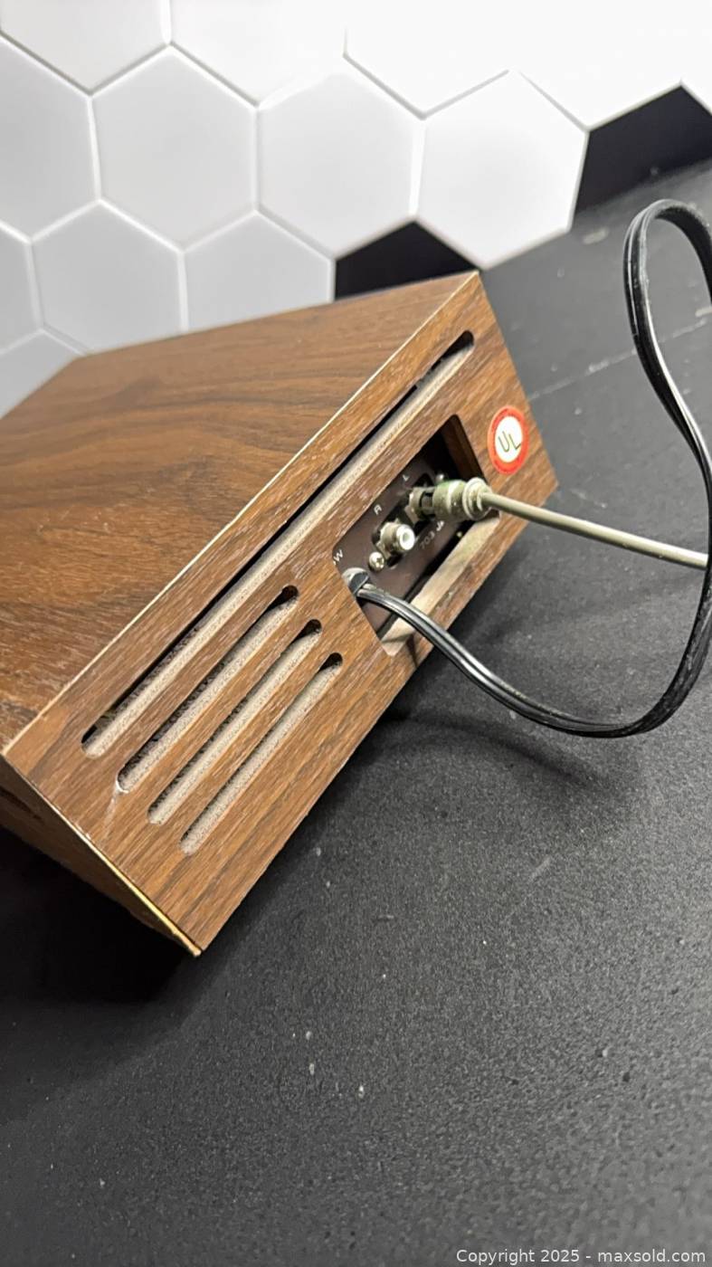 Ward Airline solid state 8-track tape player | Maxsold