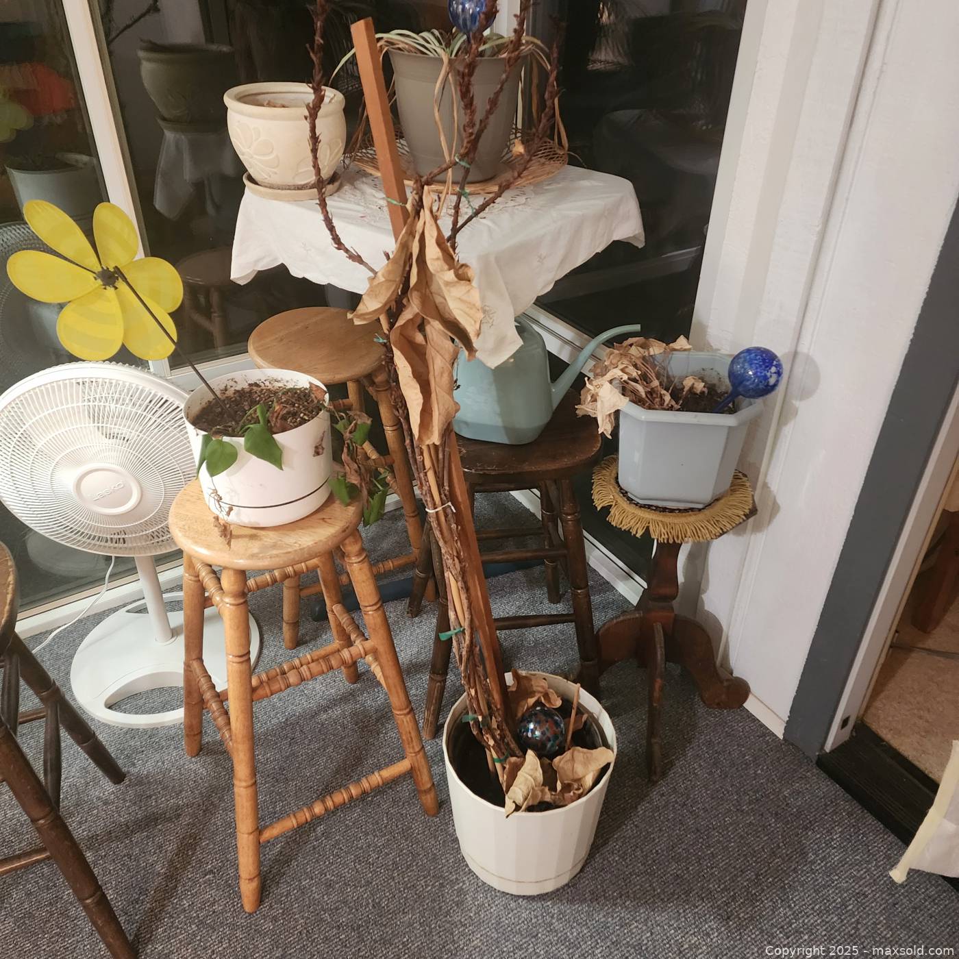 Indoor flower pots, pitcher and decor | Maxsold