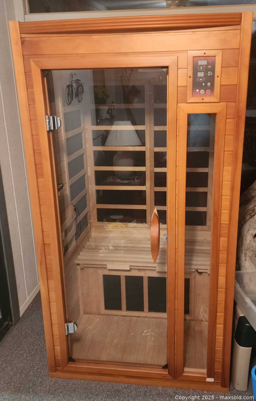 Dynamic Saunas 1-2 Person Indoor Sauna | Maxsold