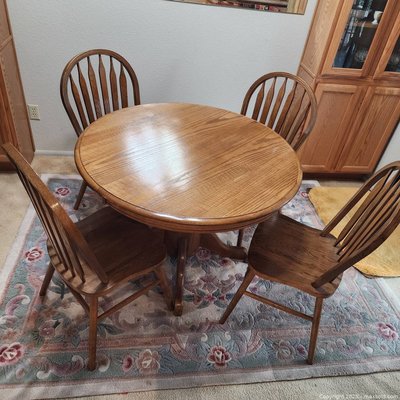 Solid oak pedestal dining set with leaf | Maxsold