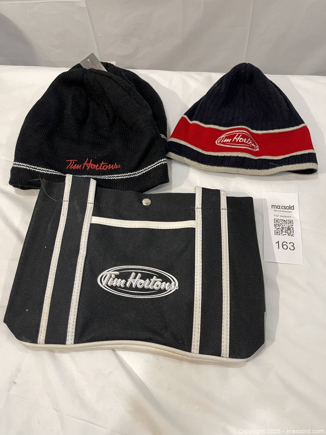Tim Hortons knit toques & canvas tote bag (4) | Maxsold