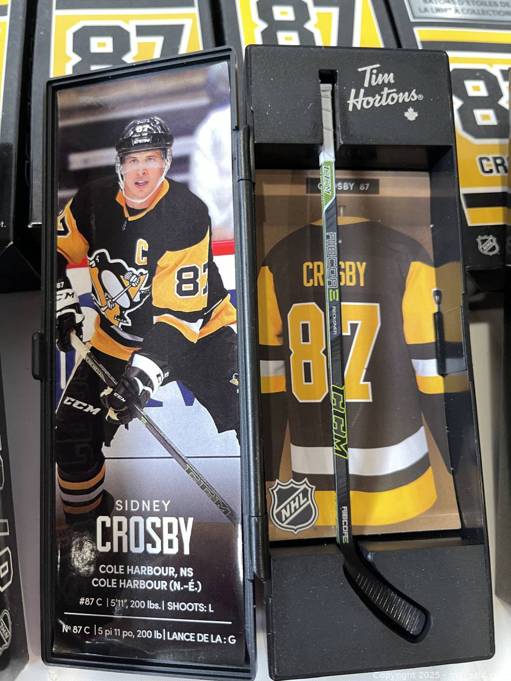 9 Tim Hortons Sidney Crosby #87 Mini Hockey Sticks | Maxsold