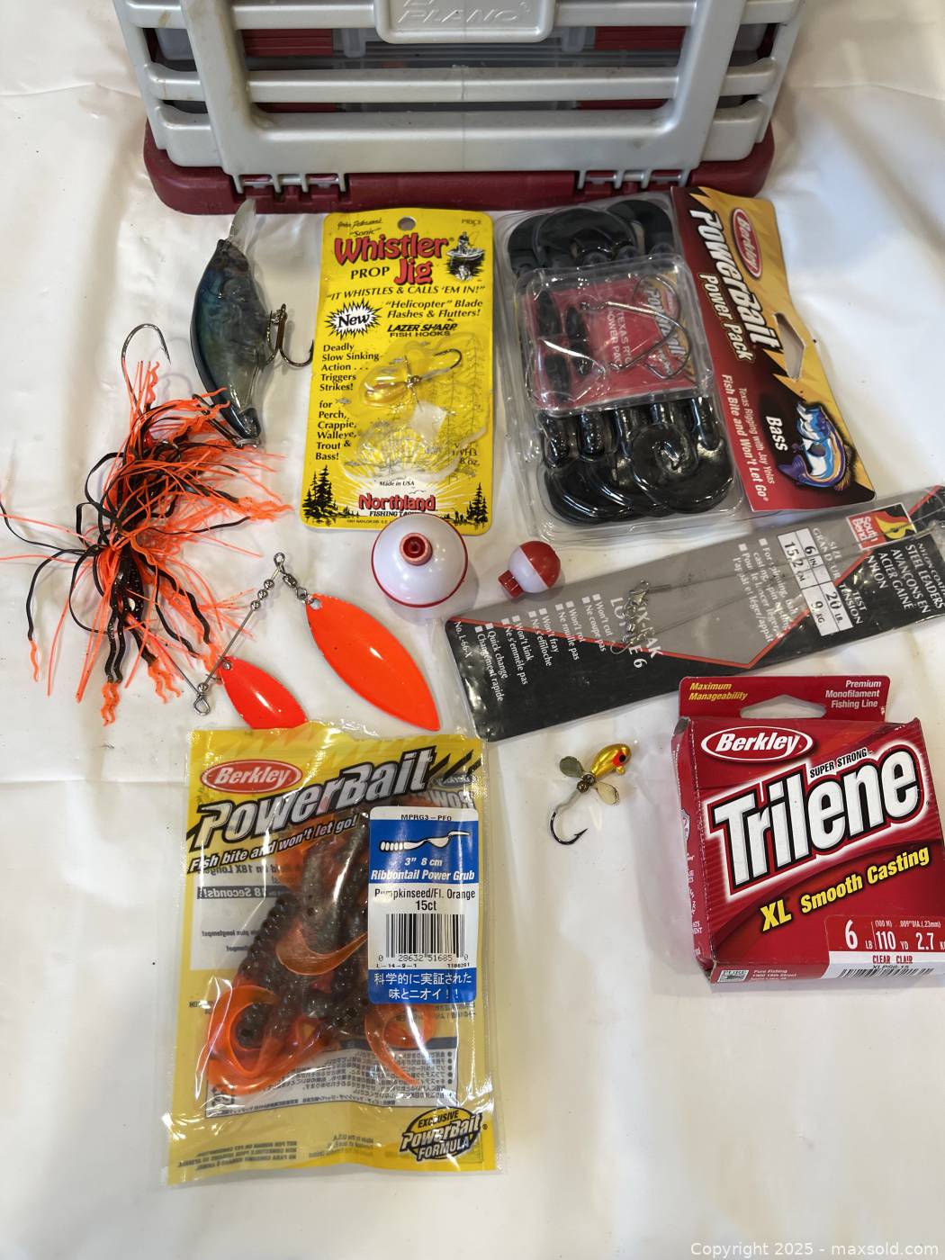 Fishing tackle box with contents | Maxsold