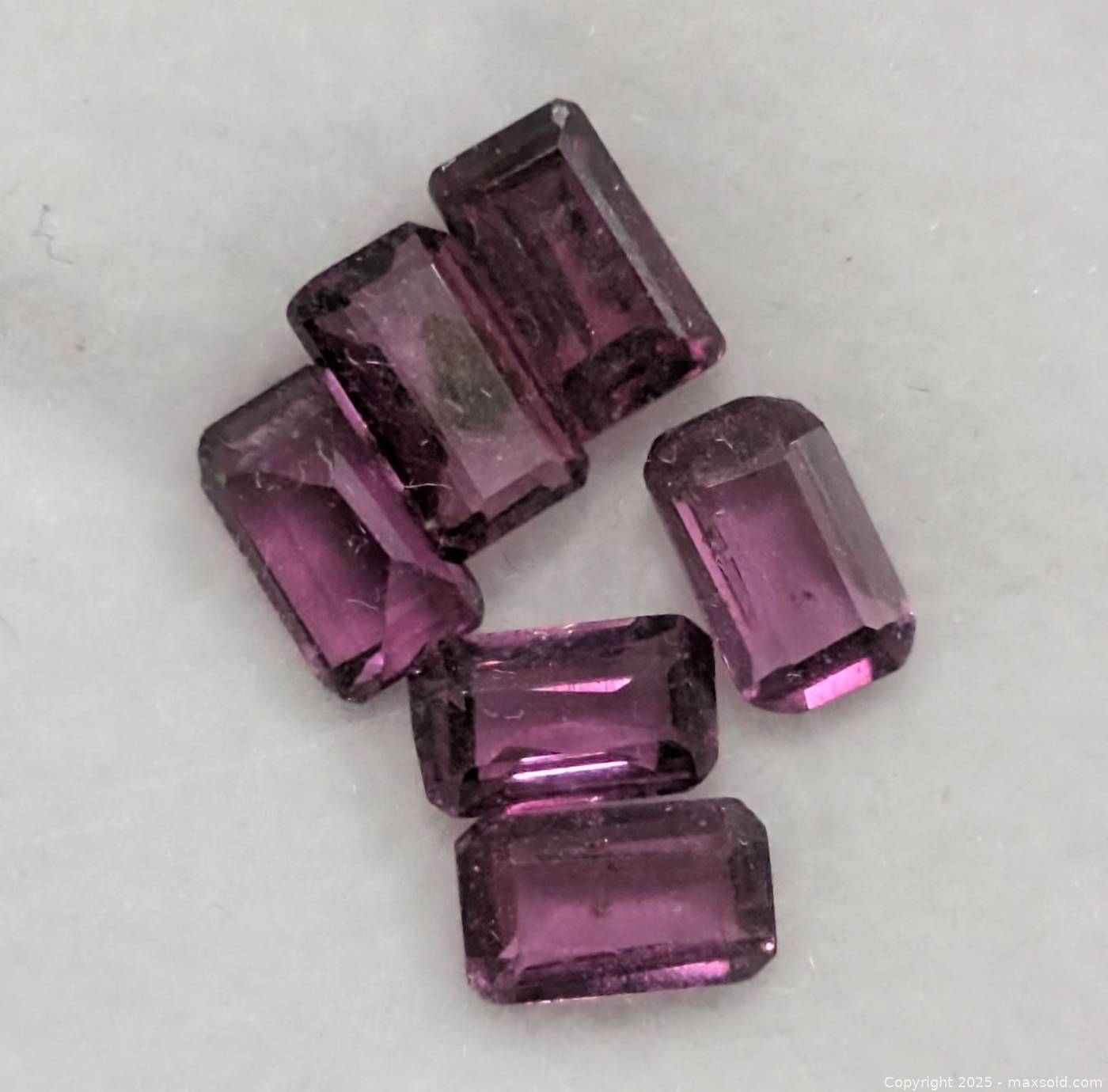 Six rectangular loose garnet gemstones approx 2ct | Maxsold