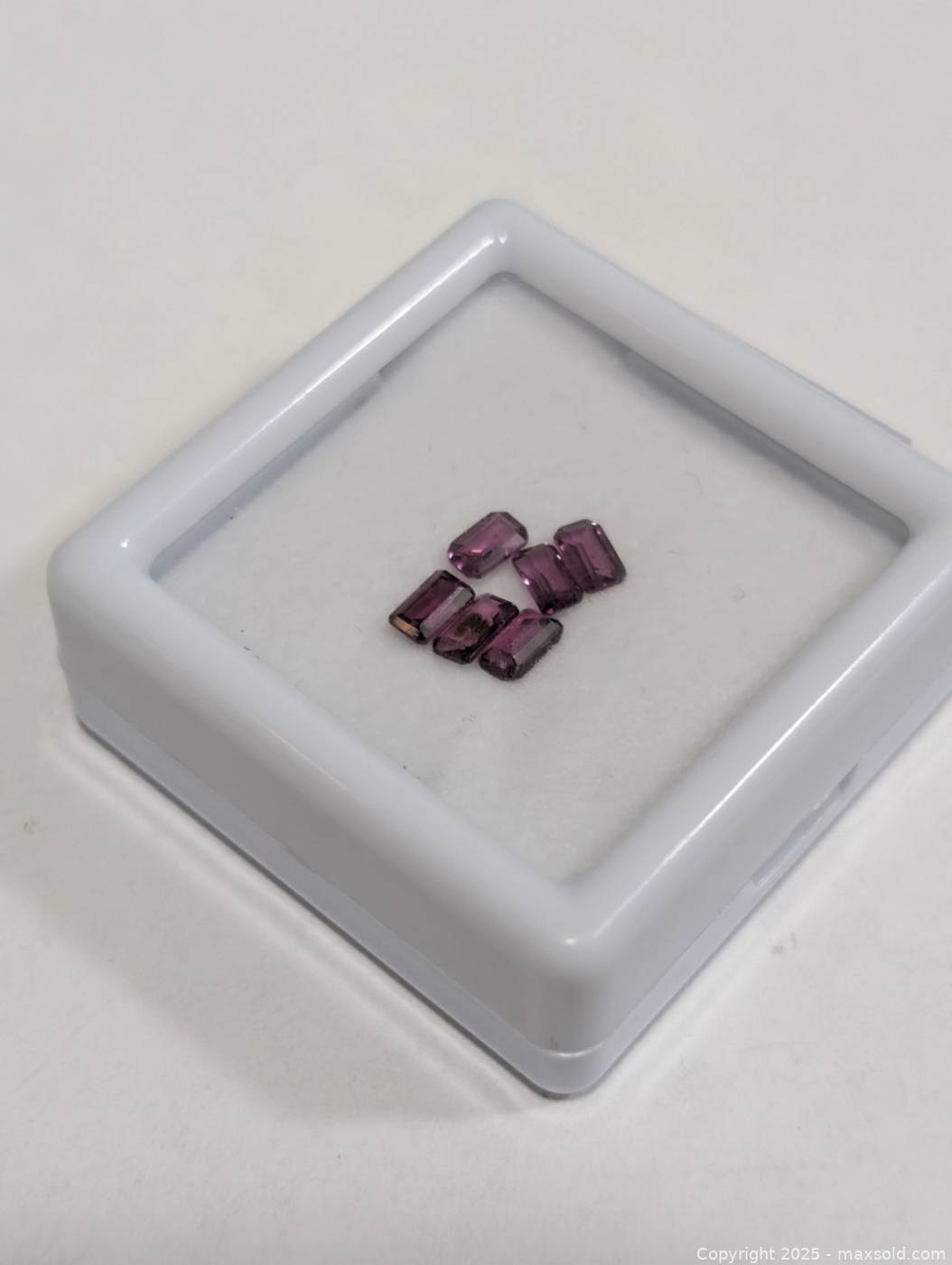 Six rectangular loose garnet gemstones approx 2ct | Maxsold