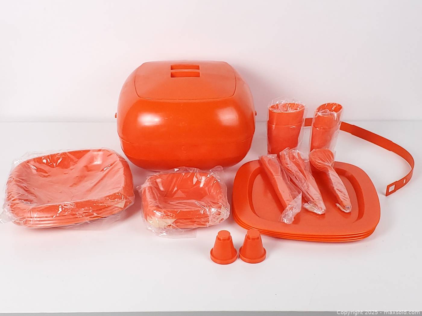 Vintage 35-Piece Orange Plastic Picnic Set Hong Kong | Maxsold